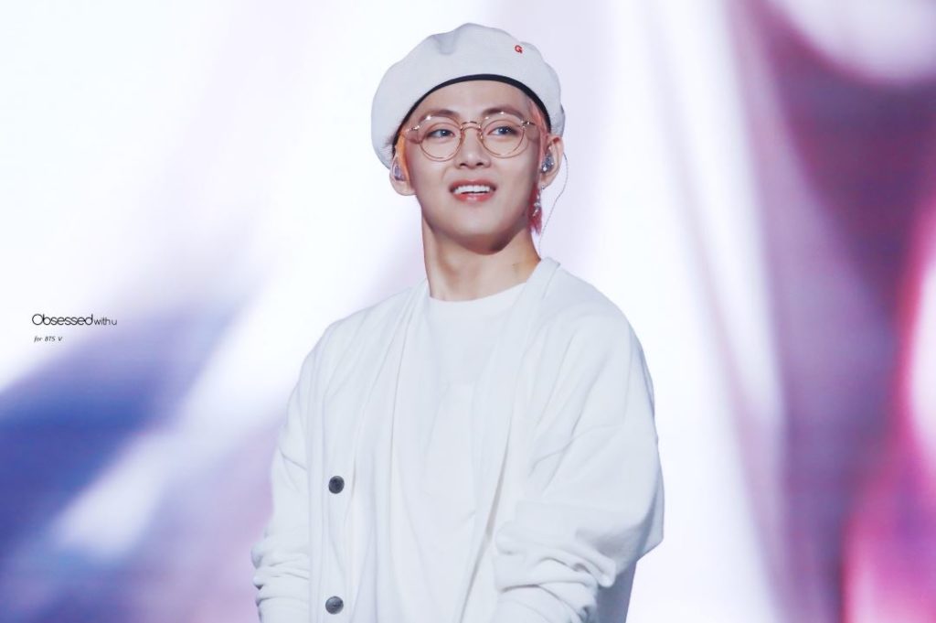 BTS（防弾少年団）Vがかぶっていたのは先日もご紹介したあのベレー帽 | TK-TOWN（韓国芸能人着用韓国セレクトブランド情報）